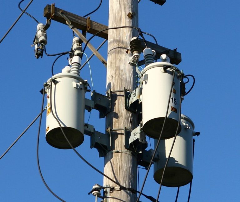 Single vs Three-Phase Power: Efficiency & Applications | UTB Transformers