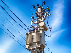 Pole-Mounted Transformers in Electric Distribution | UTB